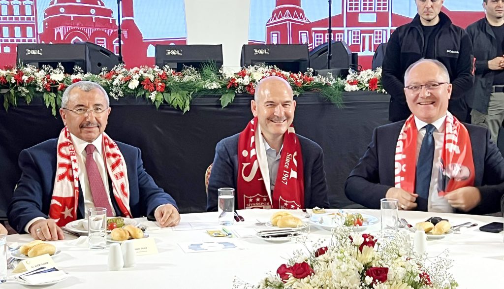 Süleyman Soylu Yiğidolarla buluştu » İstanbul Takipte İstanbul Yerel Haber Süleyman Soylu Yiğidolarla buluştu » İstanbul Takipte İstanbul Yerel Haber