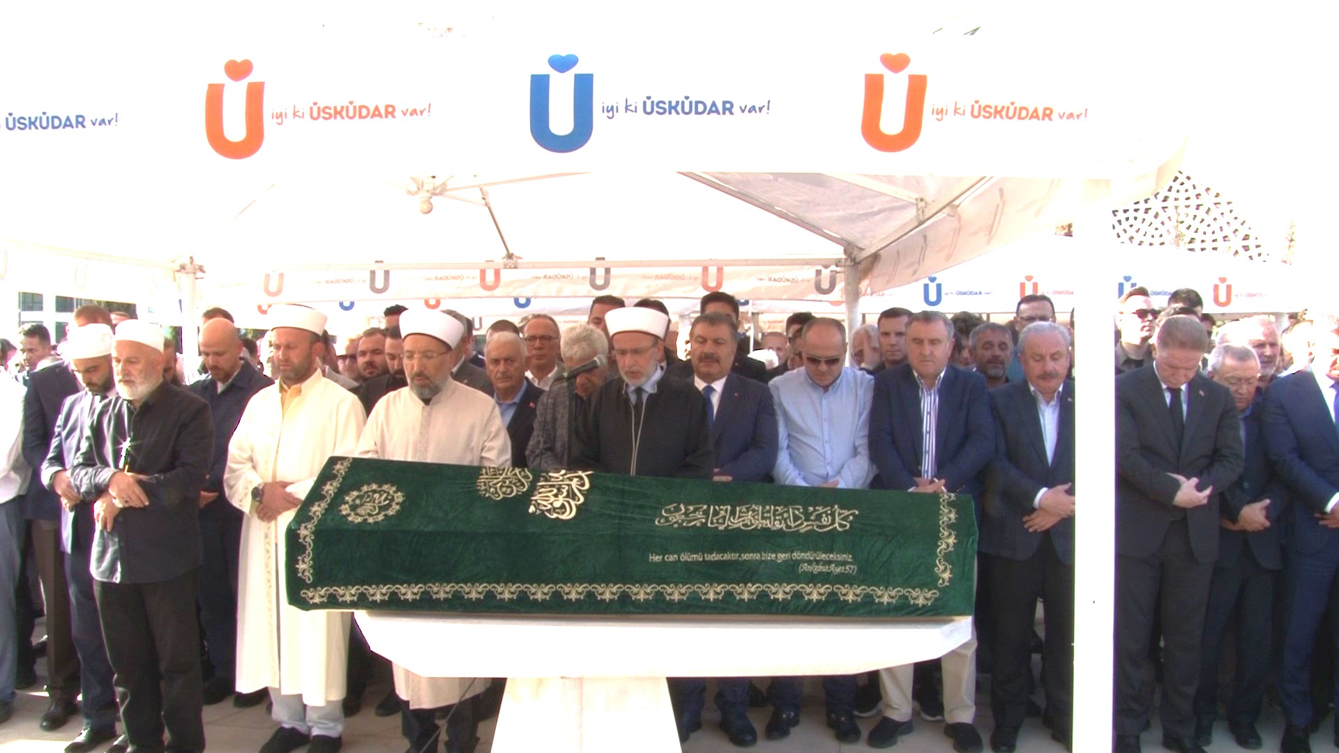 Cumhurbaşkanı Erdoğan’ın kuzeni Mehmet Mutlu son yolculuğuna uğurlandı ...