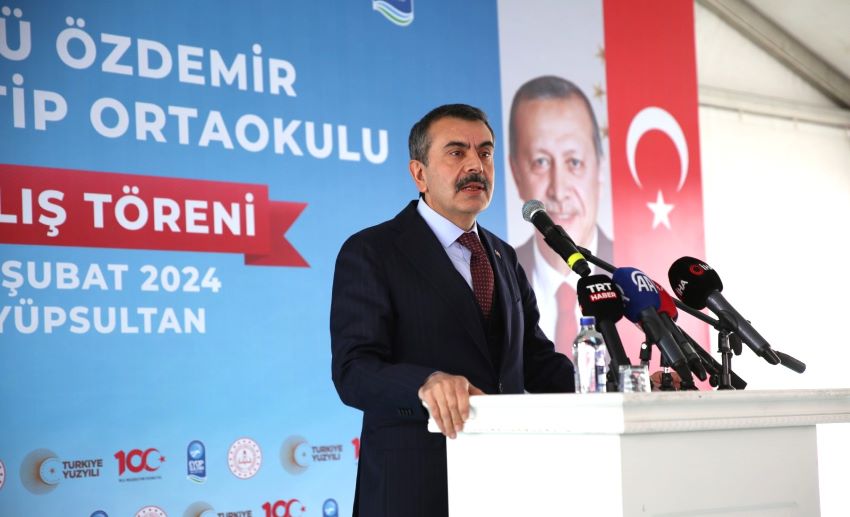 Milli Eğitim Bakanı Tekin: “Her yıl öğrencilerimizin masasına yaklaşık ...